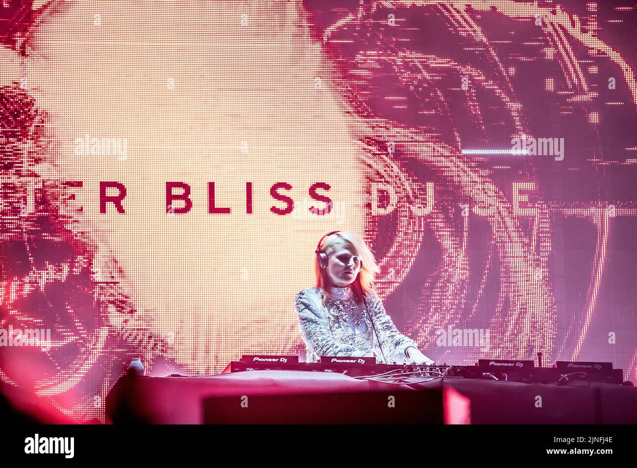 Sister Bliss and Dean Oram aka Drum Warrior perform as The Faithless ...