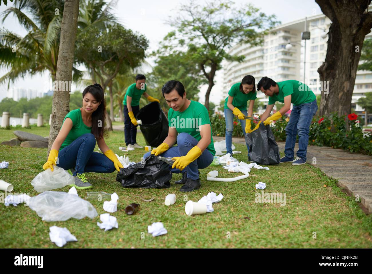 Group green shirts hi-res stock photography and images - Alamy