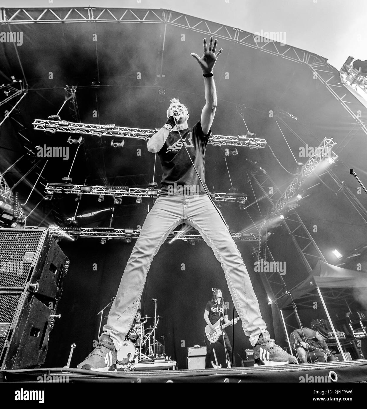 Status quo guitarists rick parfitt Black and White Stock Photos ...