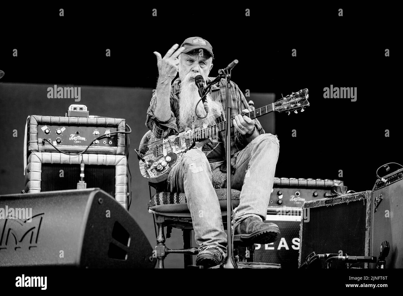 Seasick Steve and Dan Magnusson performing at Carfest North in Cheshire ...