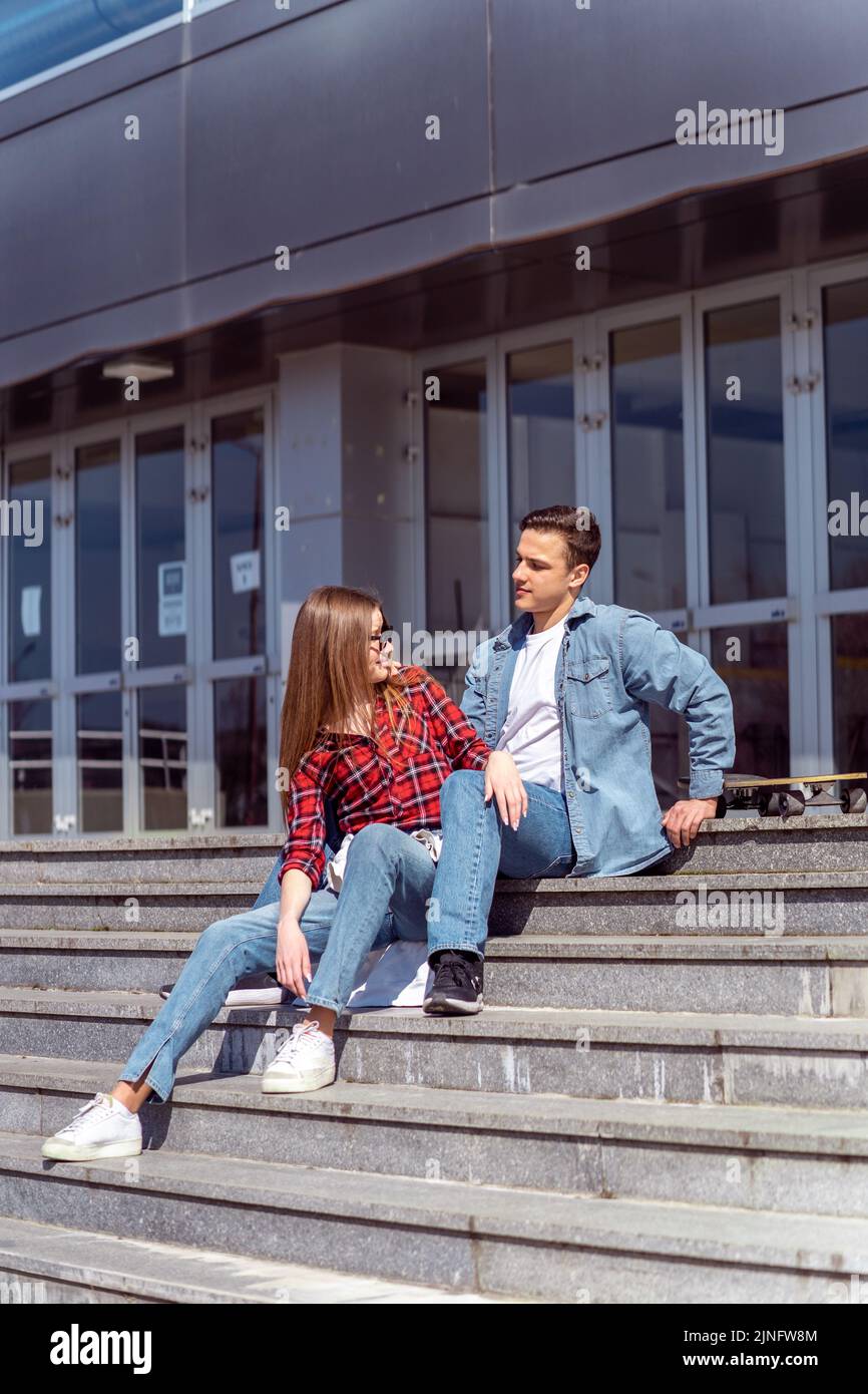People walk into eachother hi-res stock photography and images - Alamy