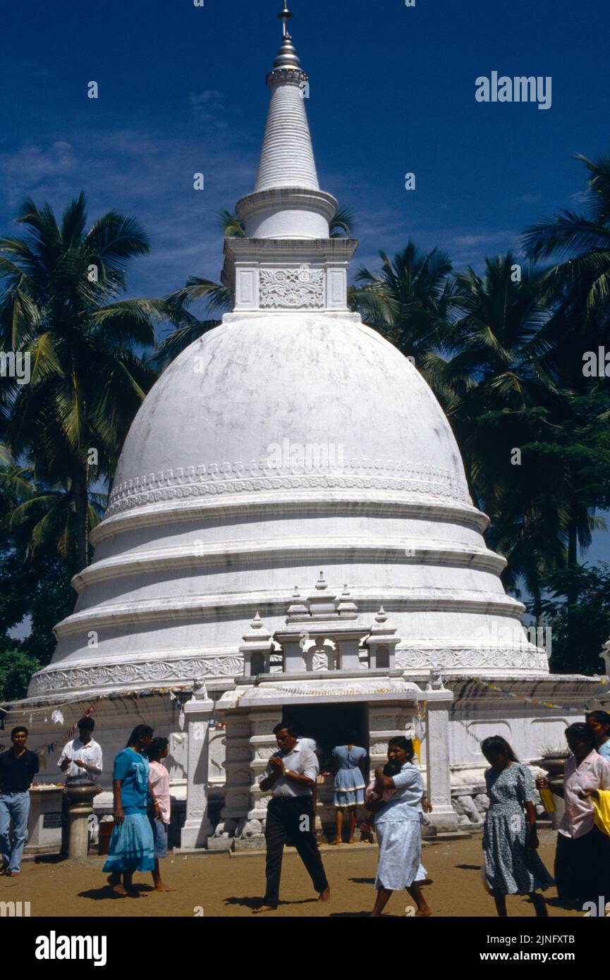 People outside buddhist Stupa By Colombo Temple Colombo Sri Lanka Stock ...