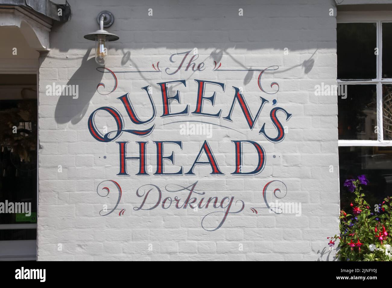 The queens head dorking hi-res stock photography and images - Alamy