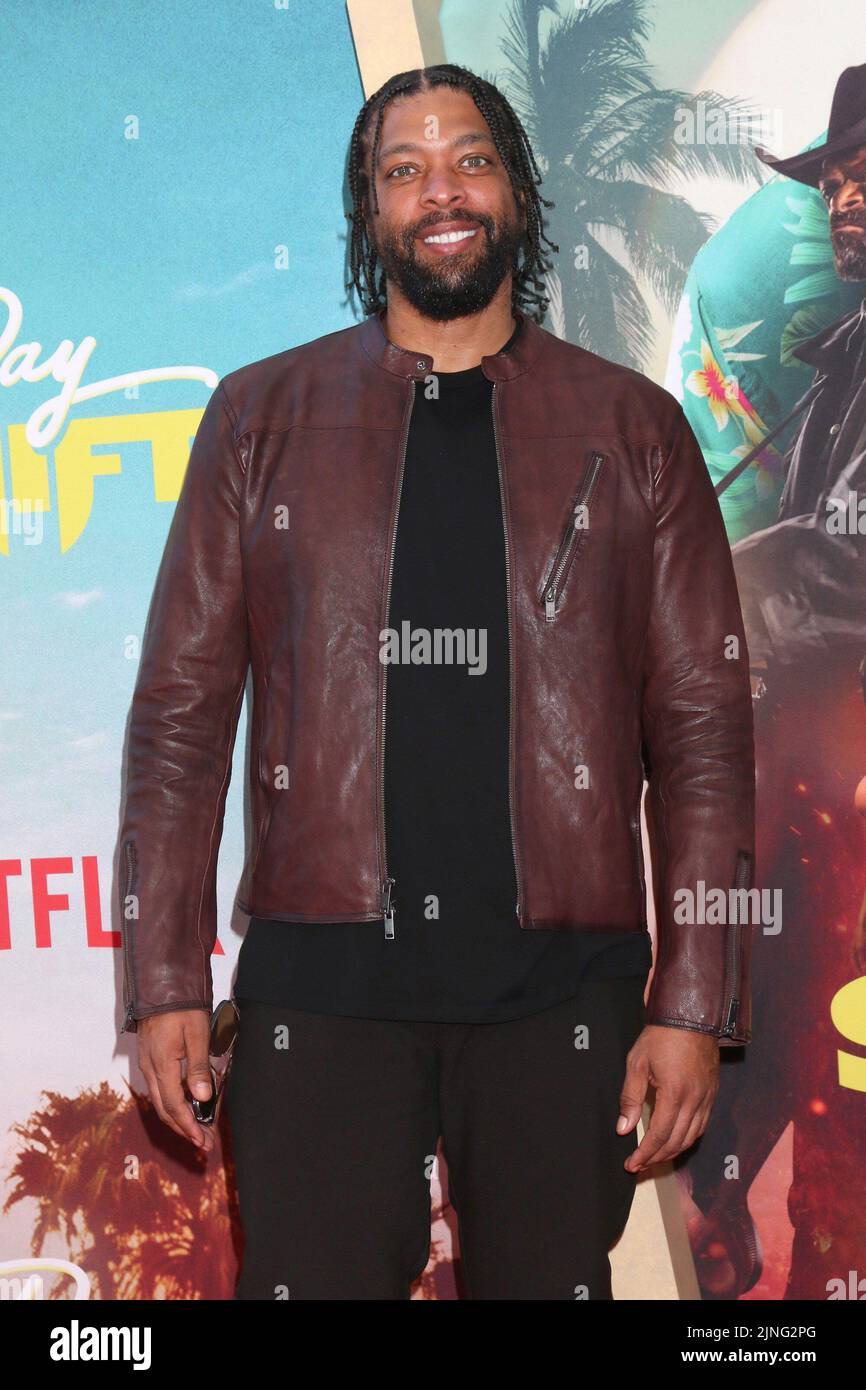 Los Angeles, CA. 10th Aug, 2022. DeRay Davis at arrivals for DAY SHIFT ...