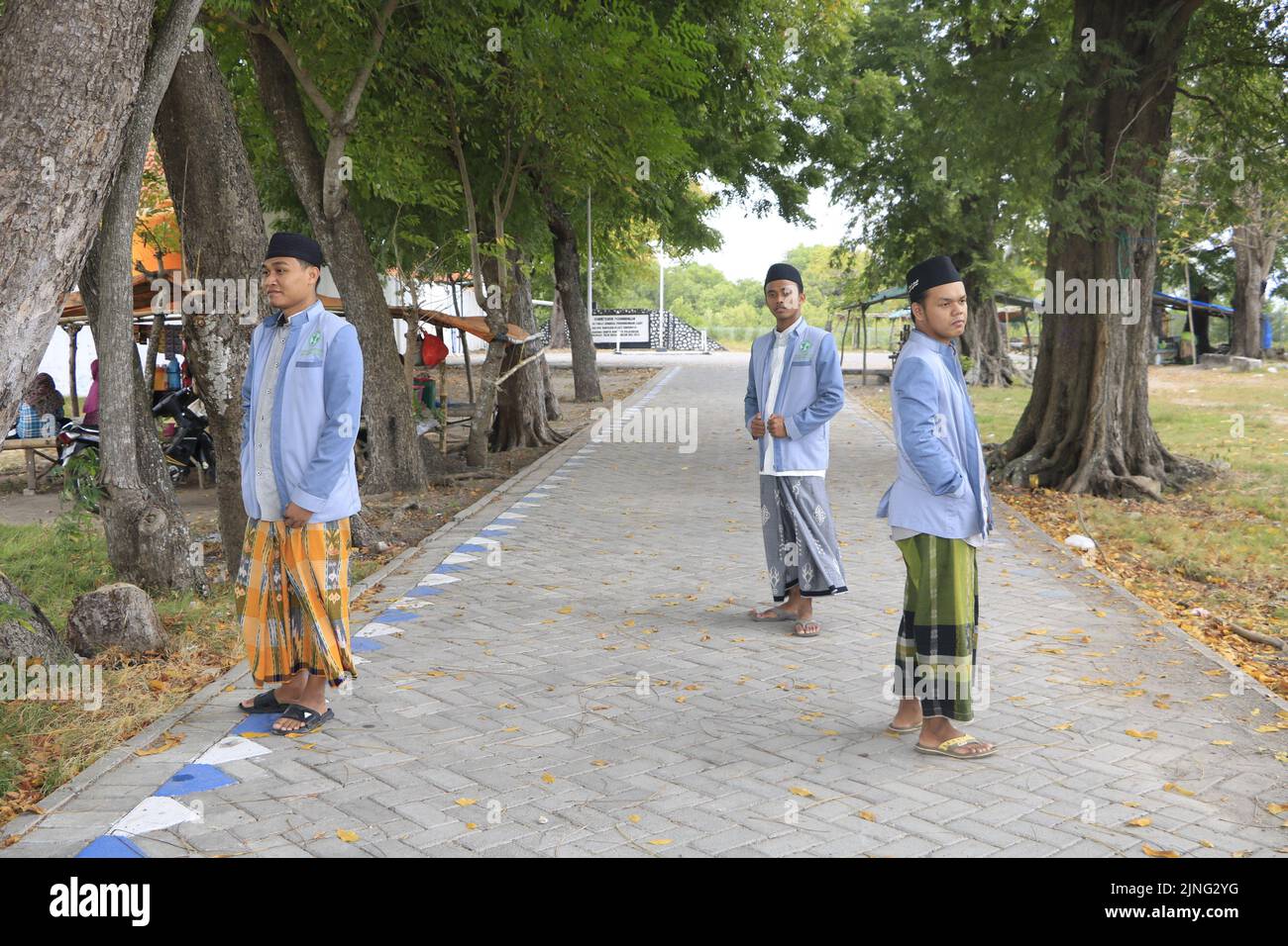 Iran people traditional hi-res stock photography and images - Alamy