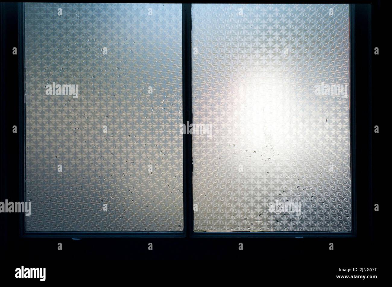 Frosted glass bathroom hi-res stock photography and images - Alamy