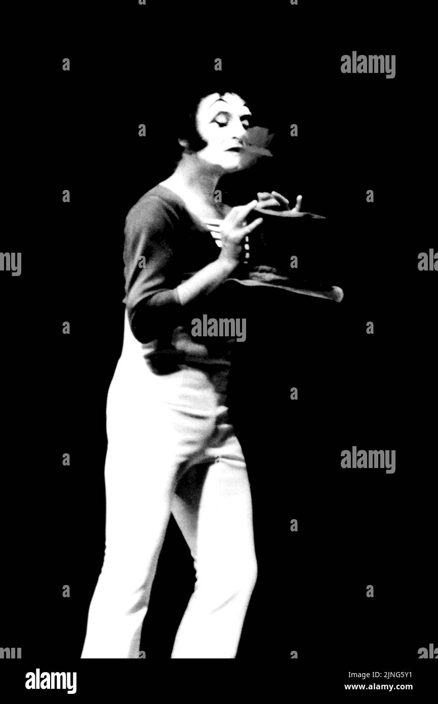 Marcel Marceau, mime Stock Photo - Alamy