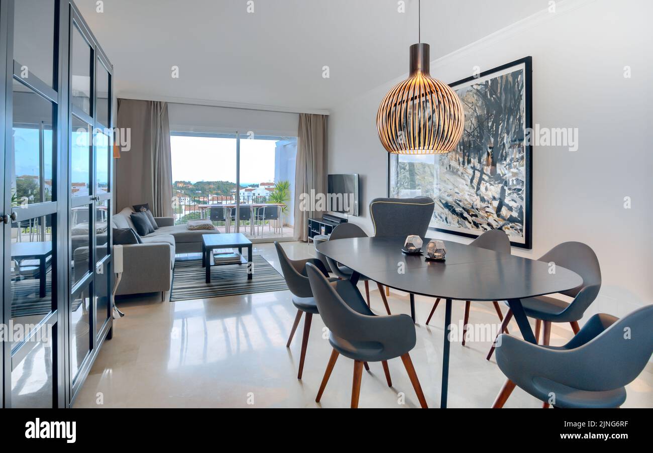 Arquitectura moderna hi-res stock photography and images - Alamy