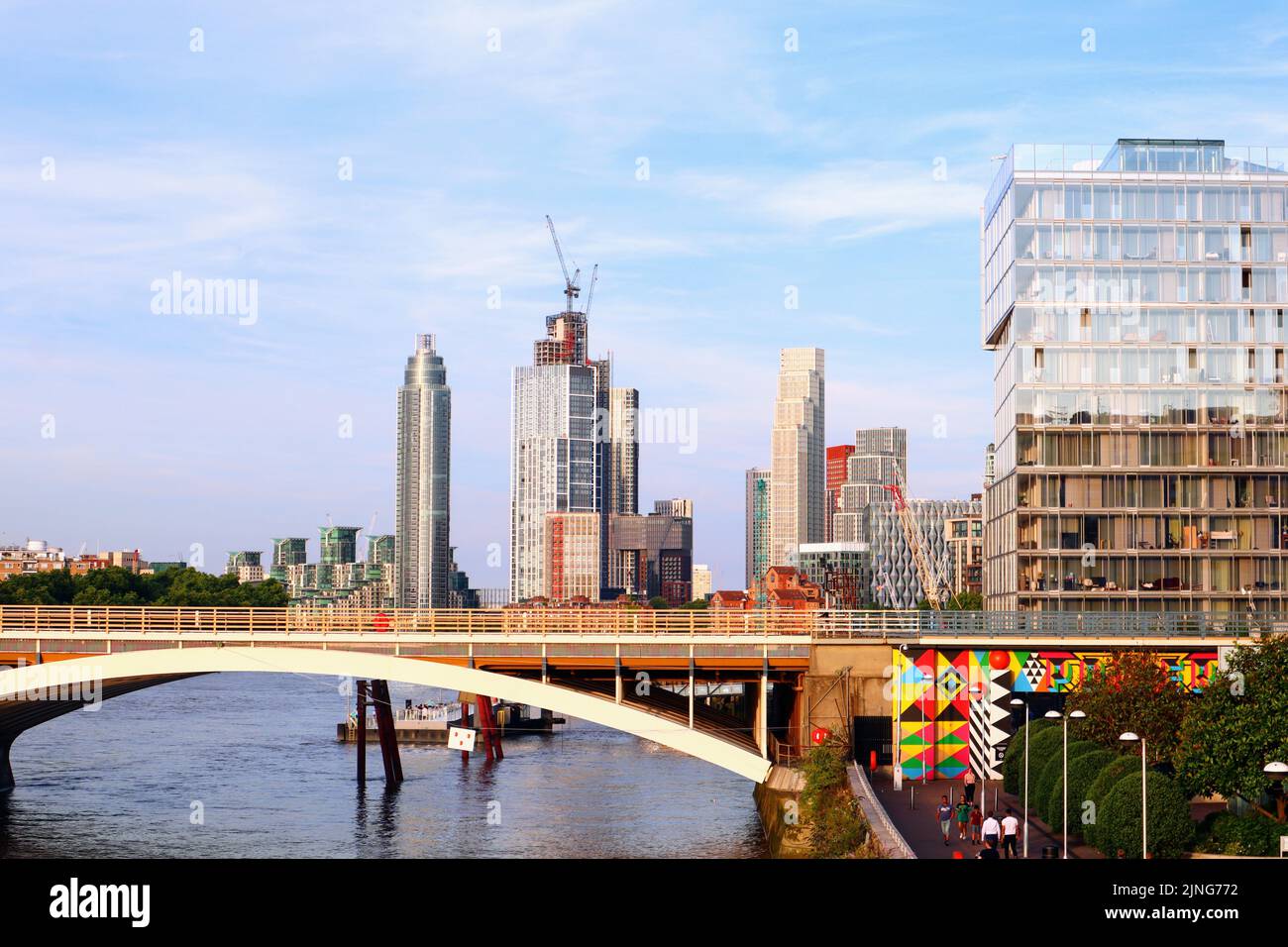 A sunset view of the London Chelsea Bridge Stock Photo - Alamy