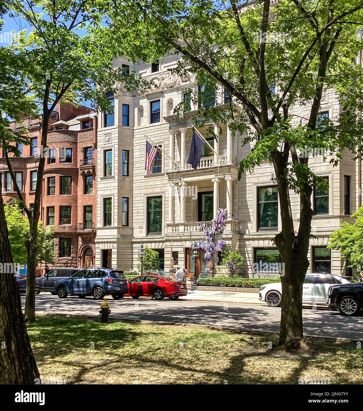 Brownstone house boston hi-res stock photography and images - Alamy