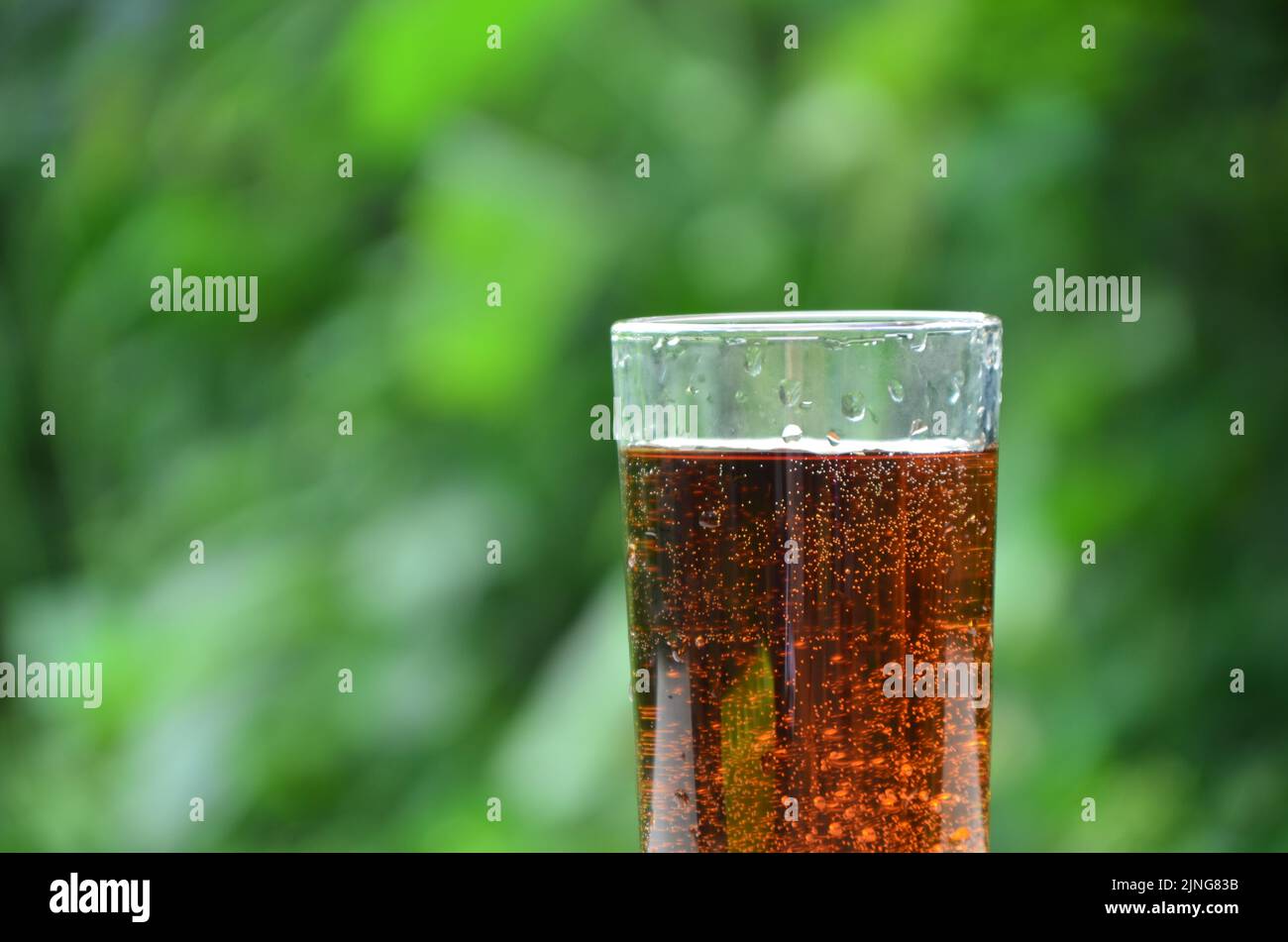 Fizz coca cola glass ice hi-res stock photography and images - Alamy