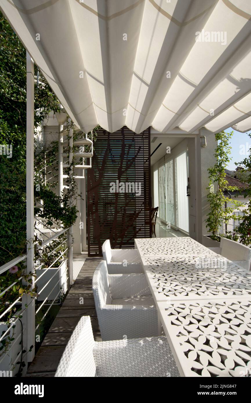 Bio-sustainable architecture, multi-level apartment with terraces Stock ... Bio-sustainable architecture, multi-level apartment with terraces Stock ...