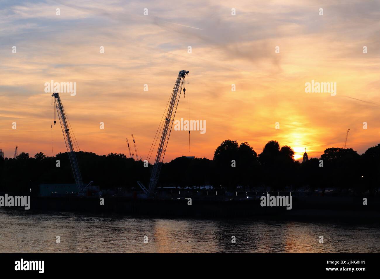 Chelsea river dawn london hi-res stock photography and images - Alamy