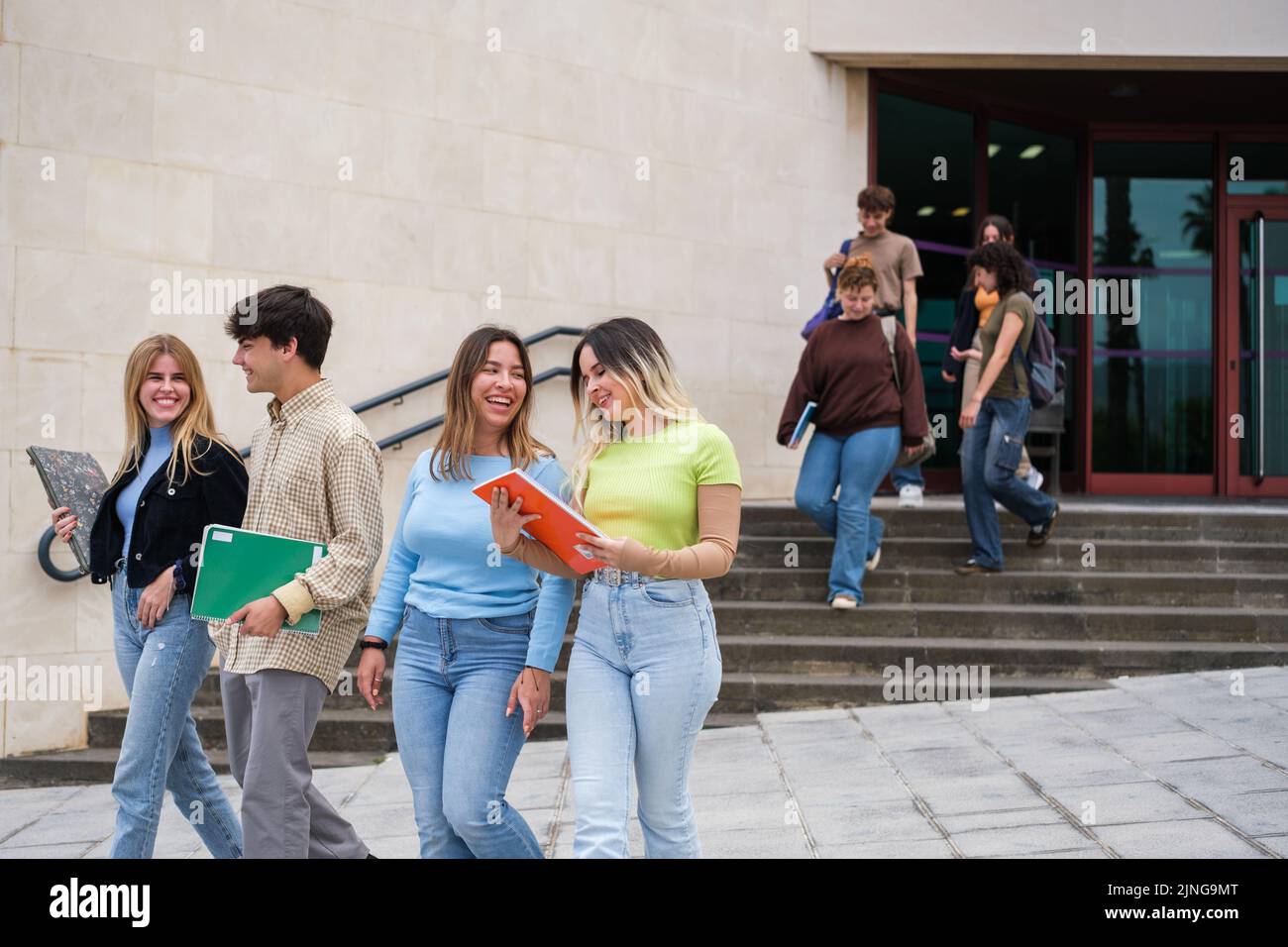 Teenager leaving for university hi-res stock photography and images - Alamy