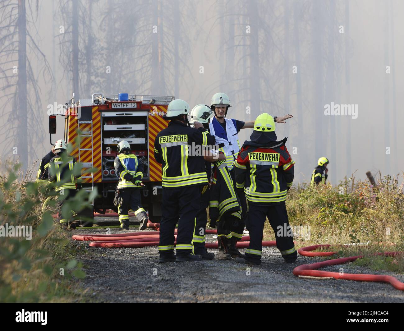 Schierke, Germany. 11th Aug, 2022. Rescue forces of the fire department ...