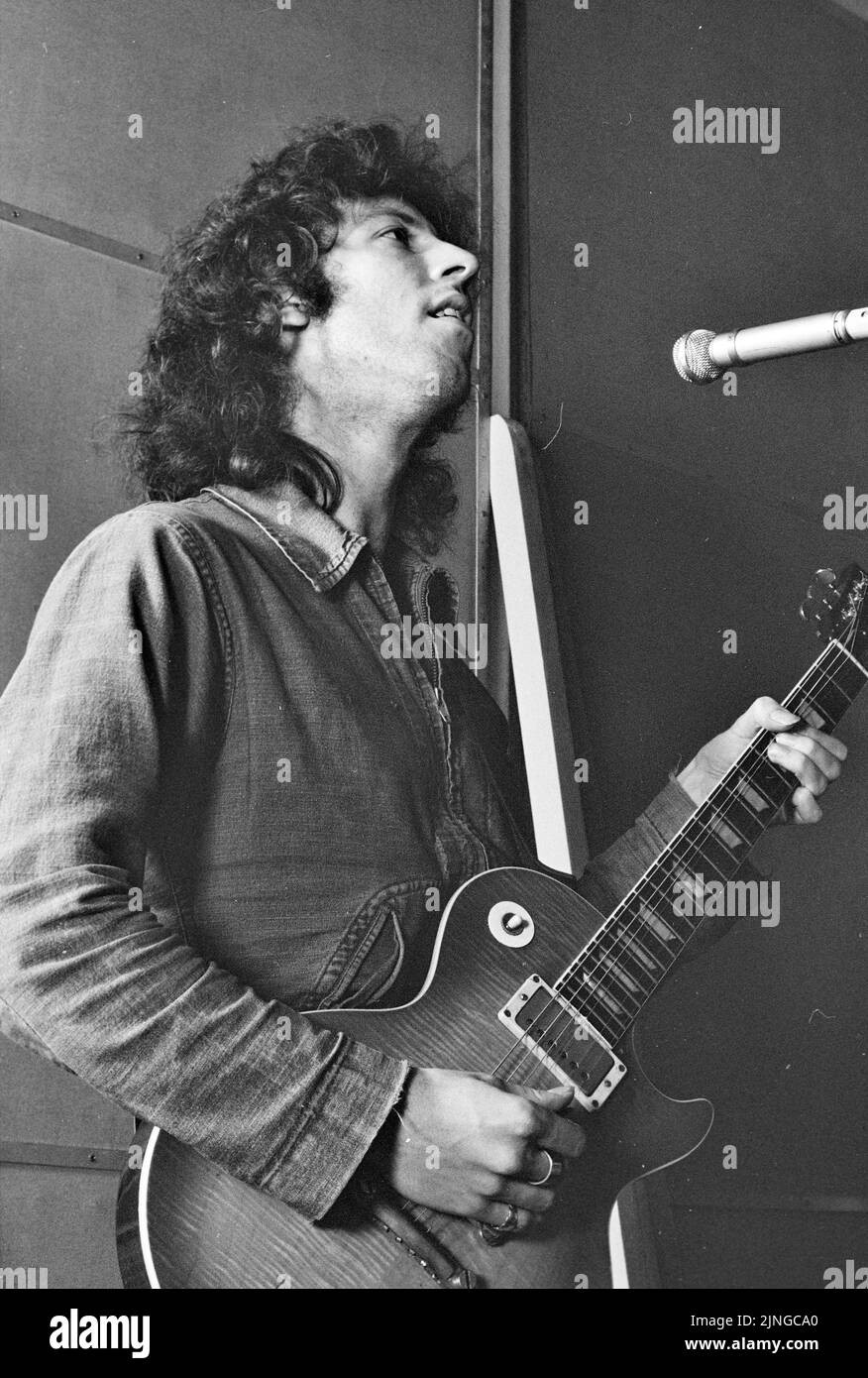 FLEETWOOD MAC UK rock group with Peter Green in 1969 Stock Photo - Alamy