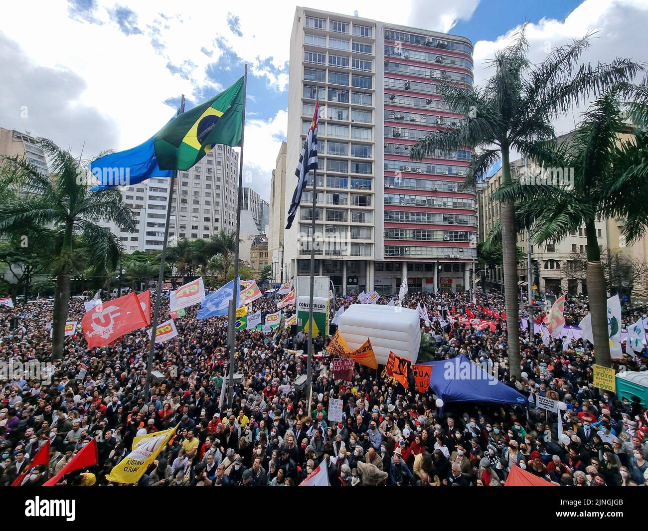 Defense of democracy school hi-res stock photography and images - Alamy