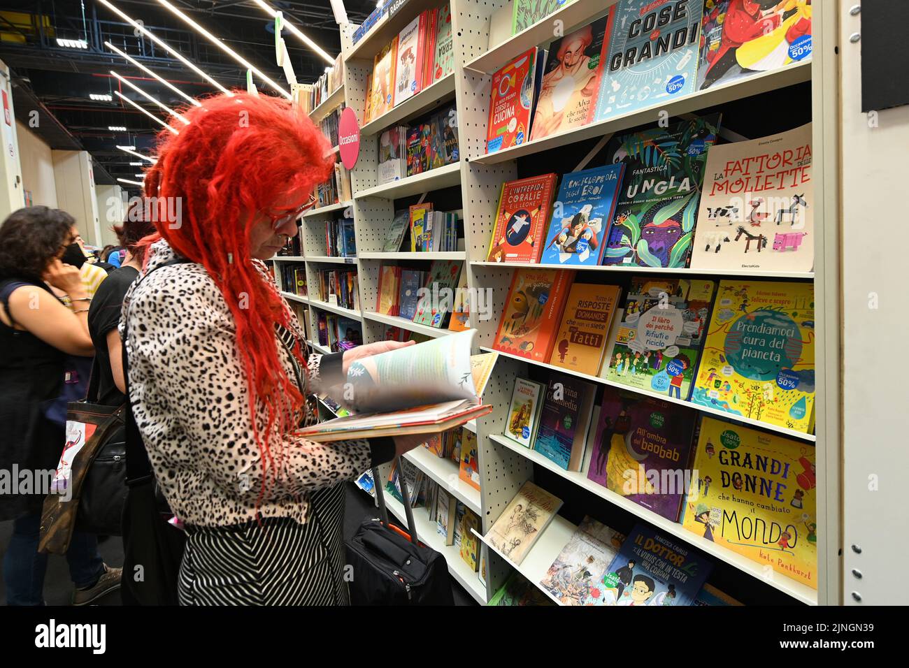 Choosing shelf hi-res stock photography and images - Alamy