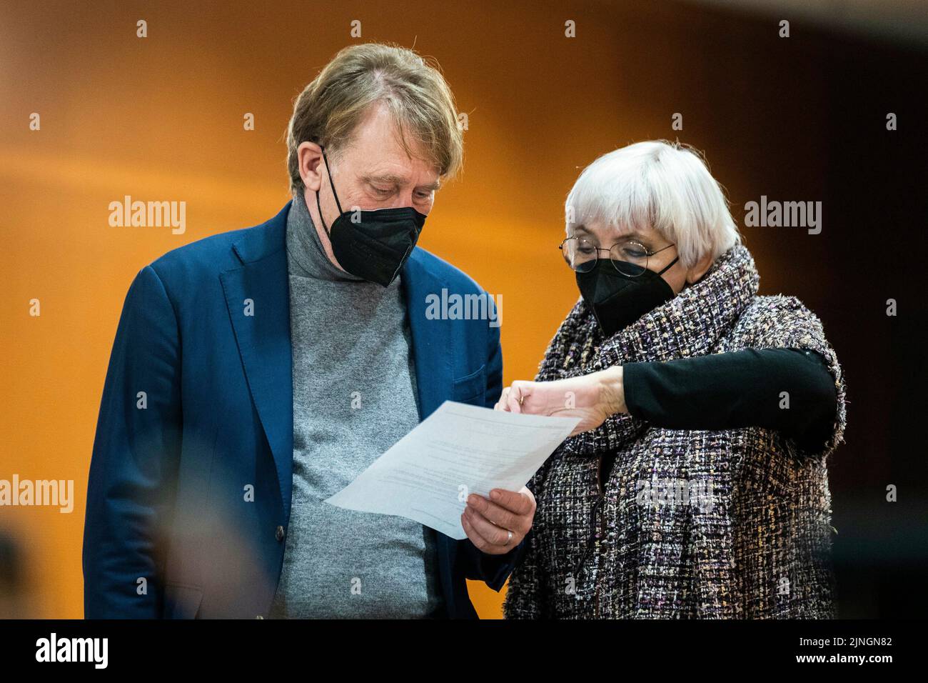 Berlin, Deutschland. 16th Feb, 2022. (LR) Andreas Goergen, senior ...