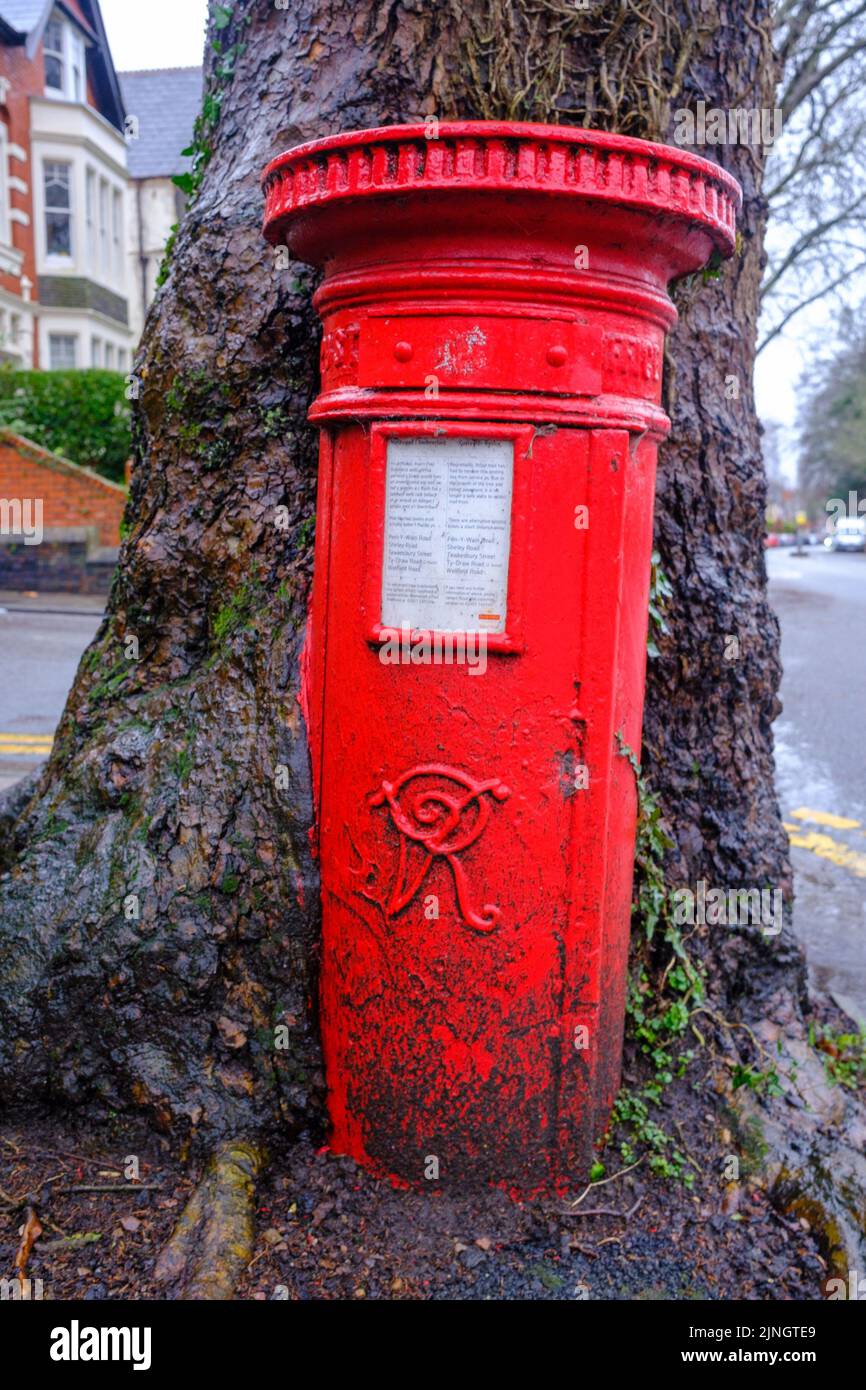 08.01.22 - A Grade II listed post box has been decommissioned after a ...
