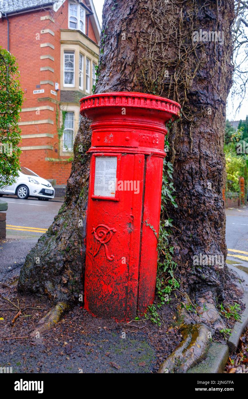08.01.22 - A Grade II listed post box has been decommissioned after a ...