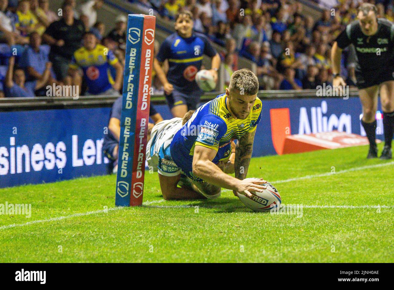 Connor Wrench #23 of Warrington Wolves scores a try Stock Photo - Alamy