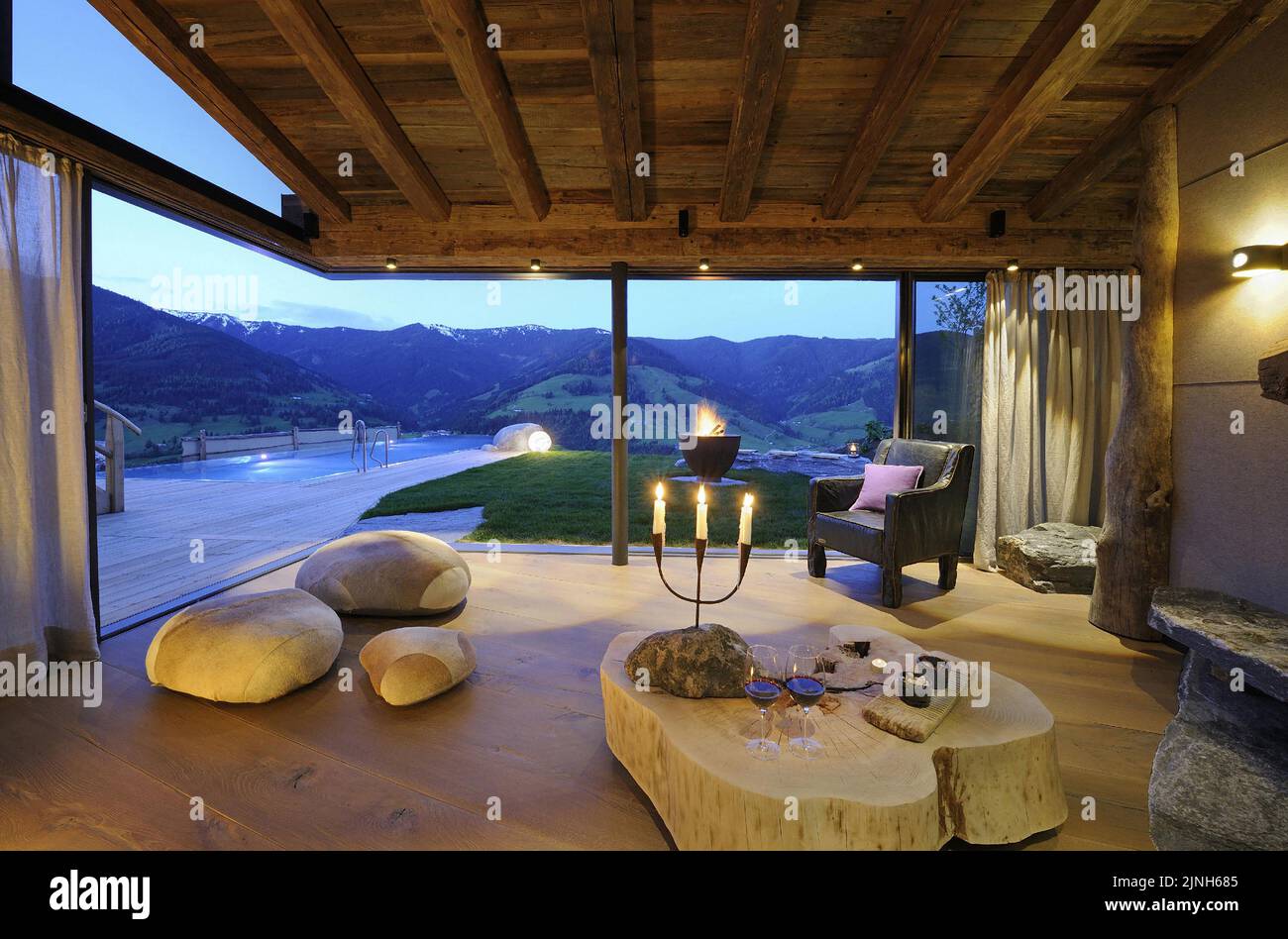 Willa design hi-res stock photography and images - Alamy