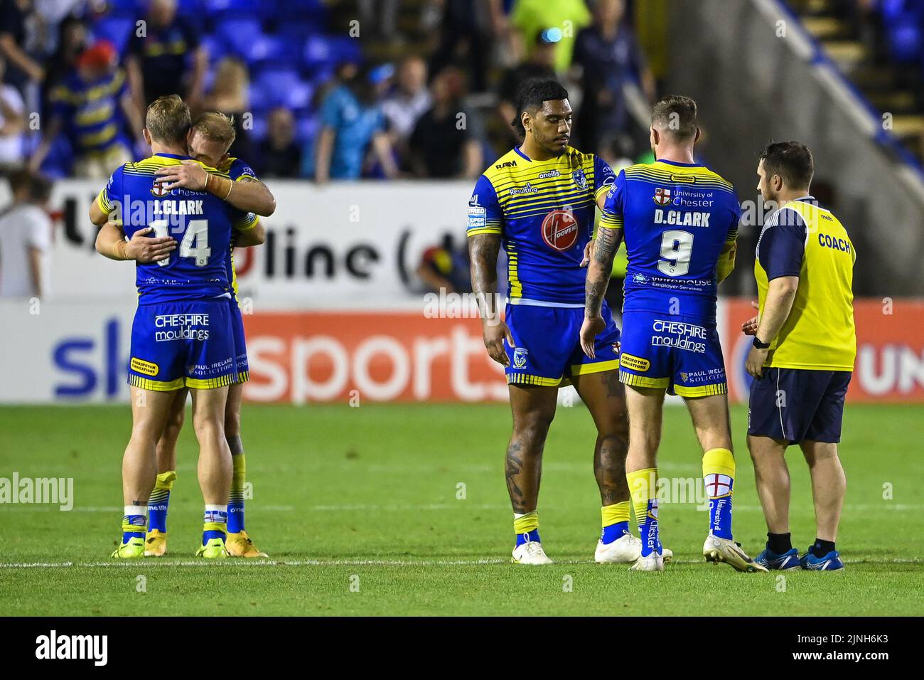Warrington Wolves players celebrates at the final whistle Stock Photo ...