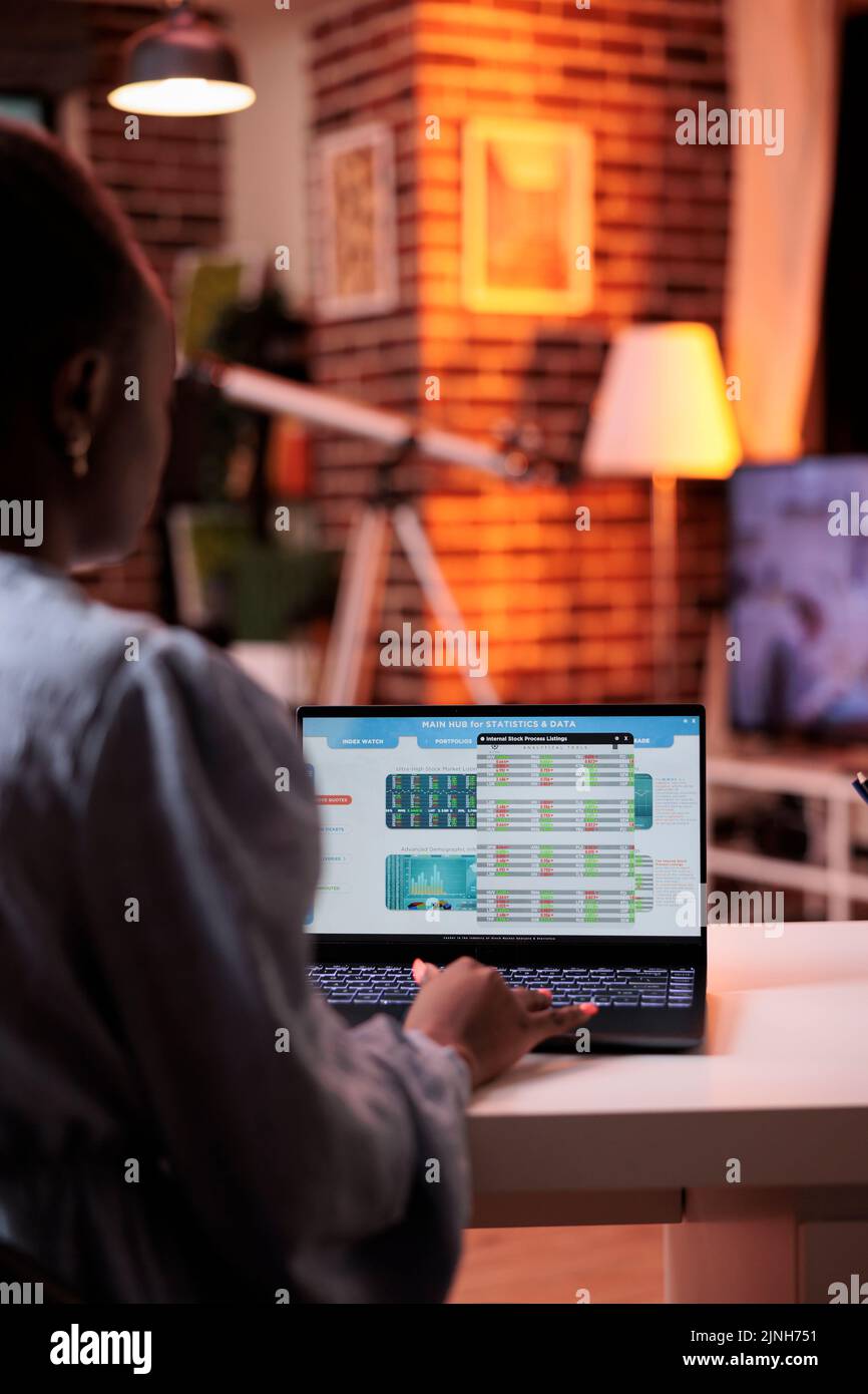 Back view young female analyst hi-res stock photography and images - Alamy