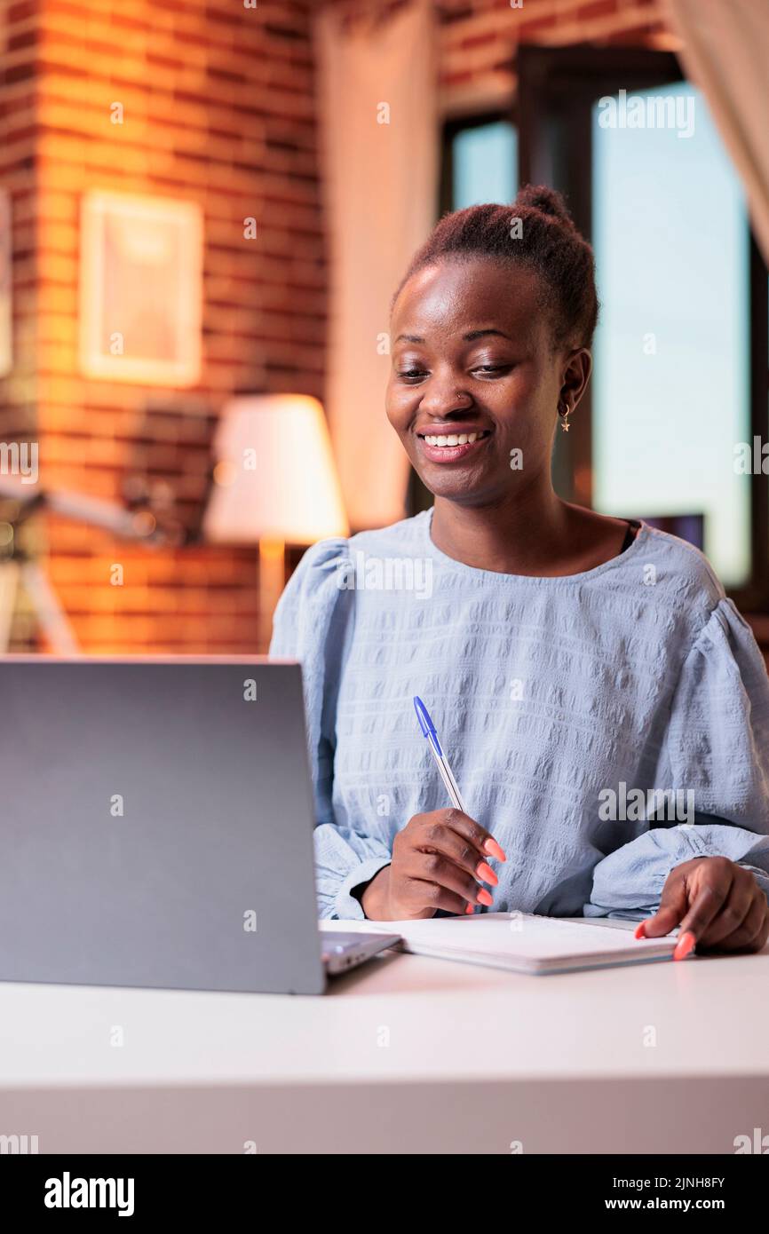 Online tutorials education in hi-res stock photography and images - Alamy