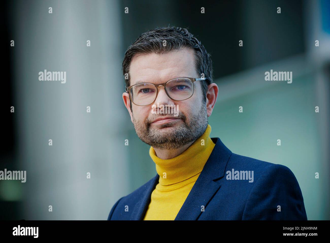 Politik politics editorial politiker infection protection act hi-res ...