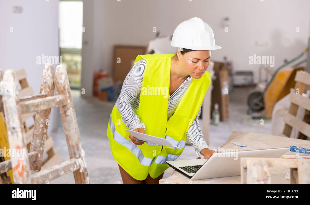 Construction focused design hi-res stock photography and images - Alamy