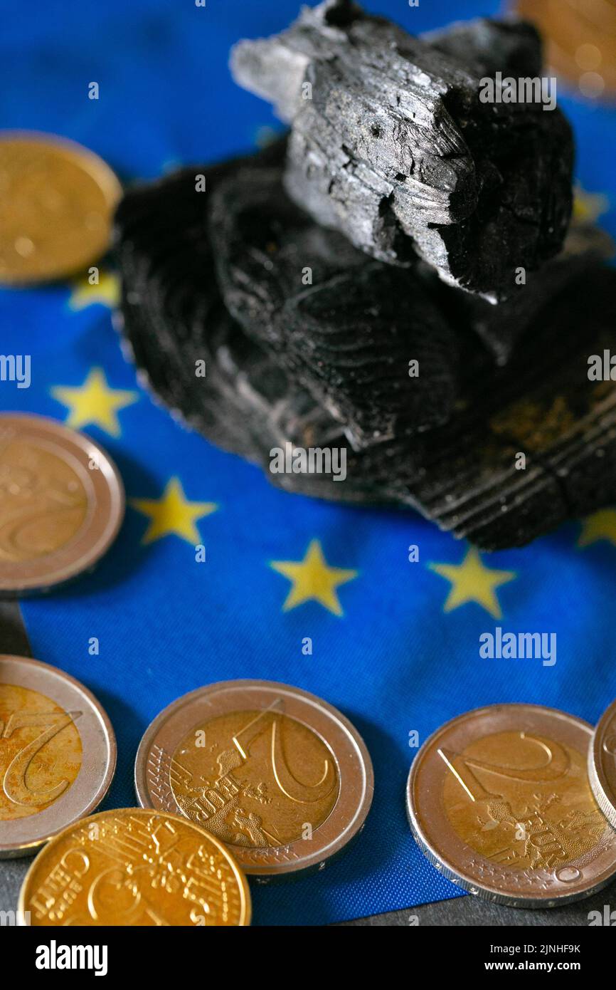 Coal selling hi-res stock photography and images - Alamy