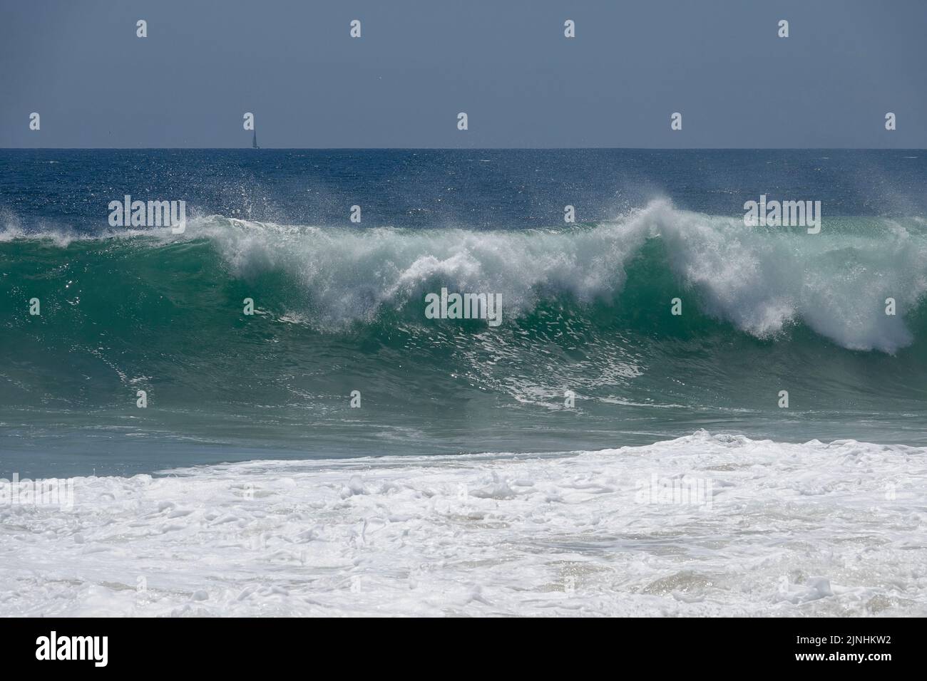 breaking wave off the Newport beach peninsula Stock Photo - Alamy