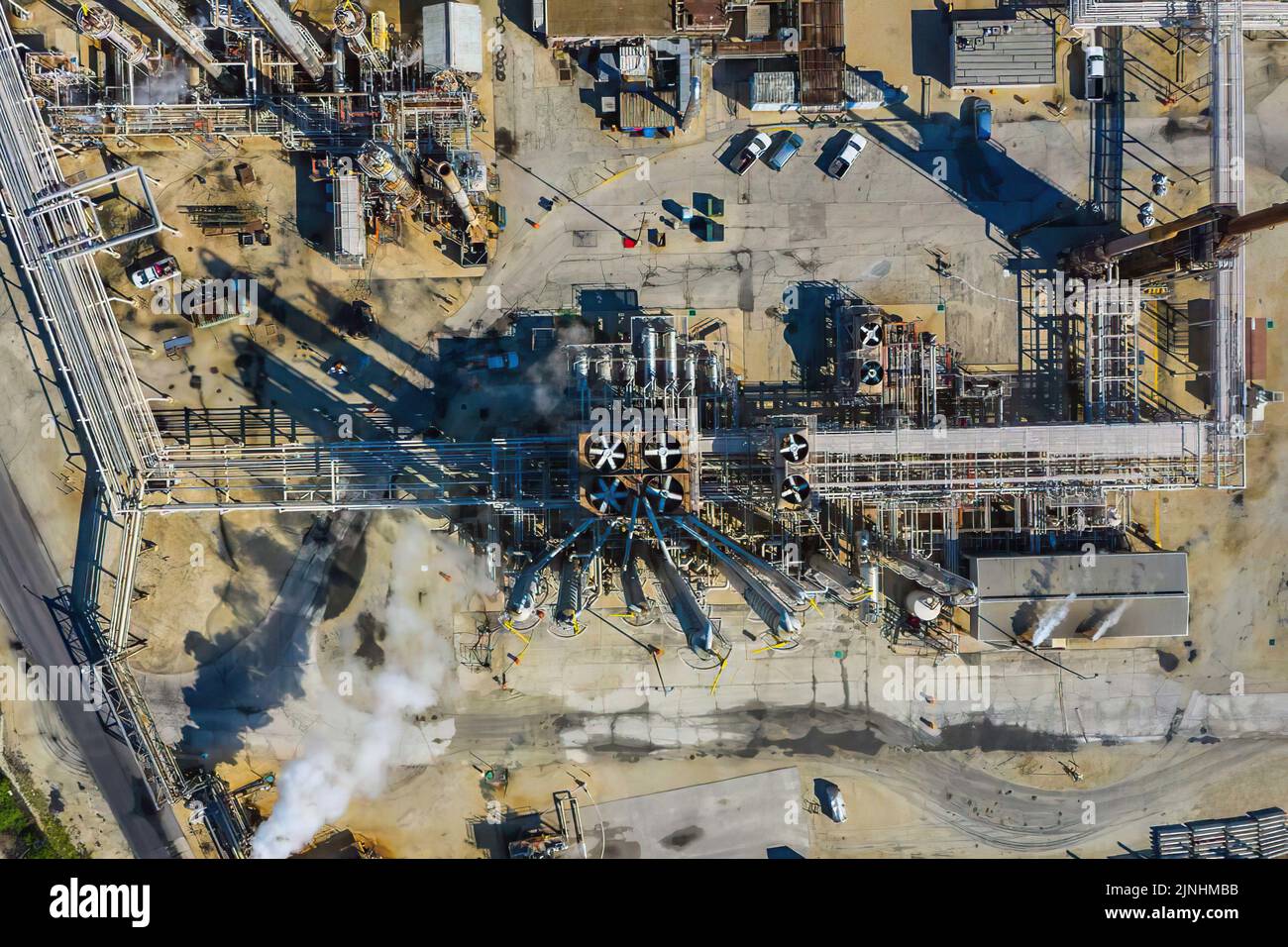 Aerial view petro chemical plant hi-res stock photography and images ...