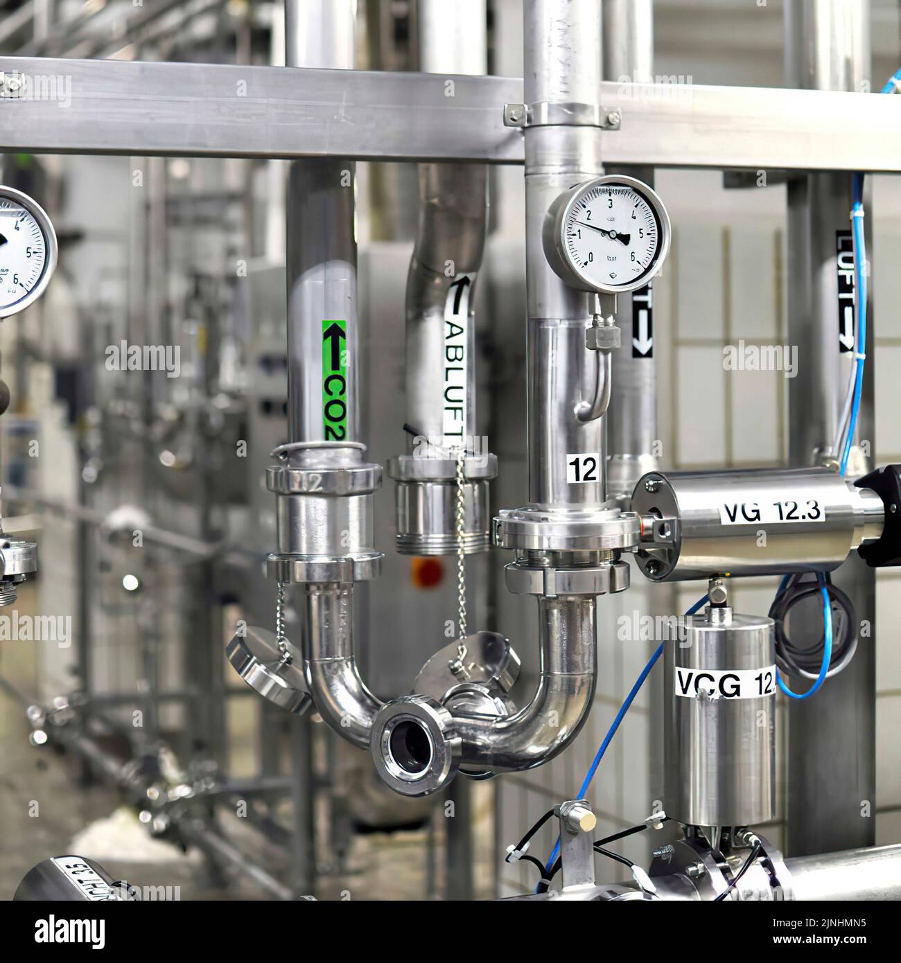 Pipeworks in chemical plant hi-res stock photography and images - Alamy