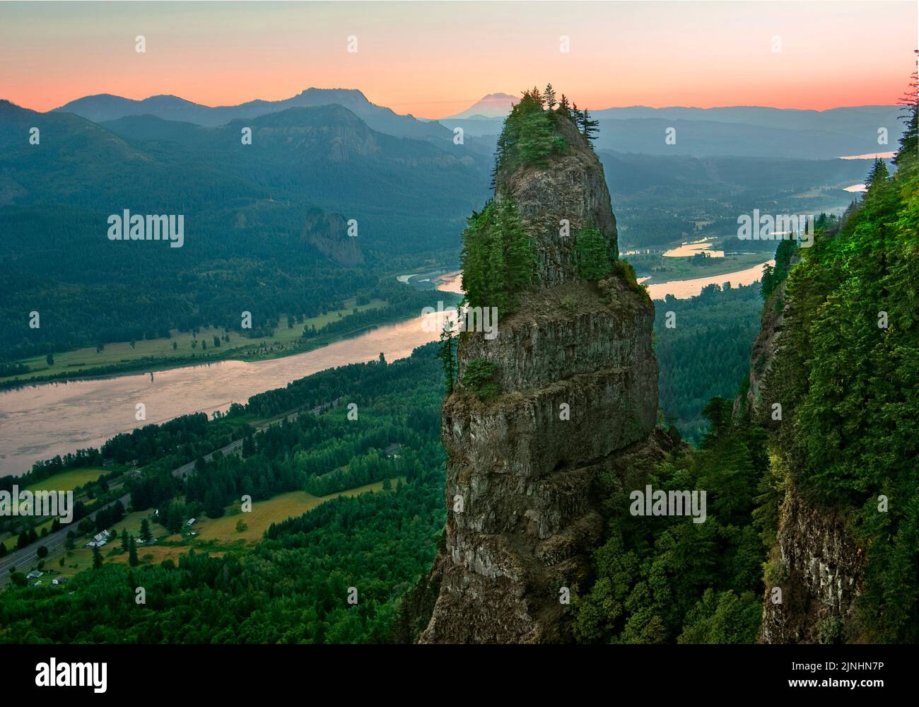St. Peters Dome, Columbia River Gorge, Oregon Stock Photo - Alamy