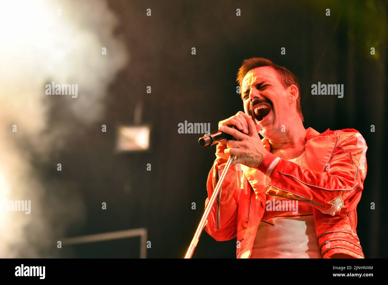 Freddie mercury images hi-res stock photography and images - Alamy