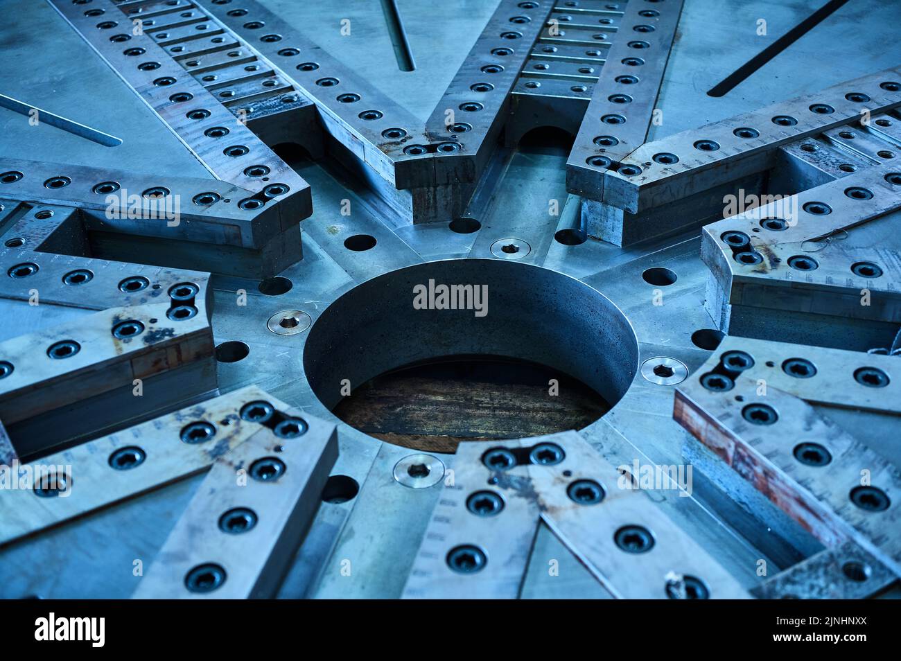 Lathe faceplate hi-res stock photography and images - Alamy