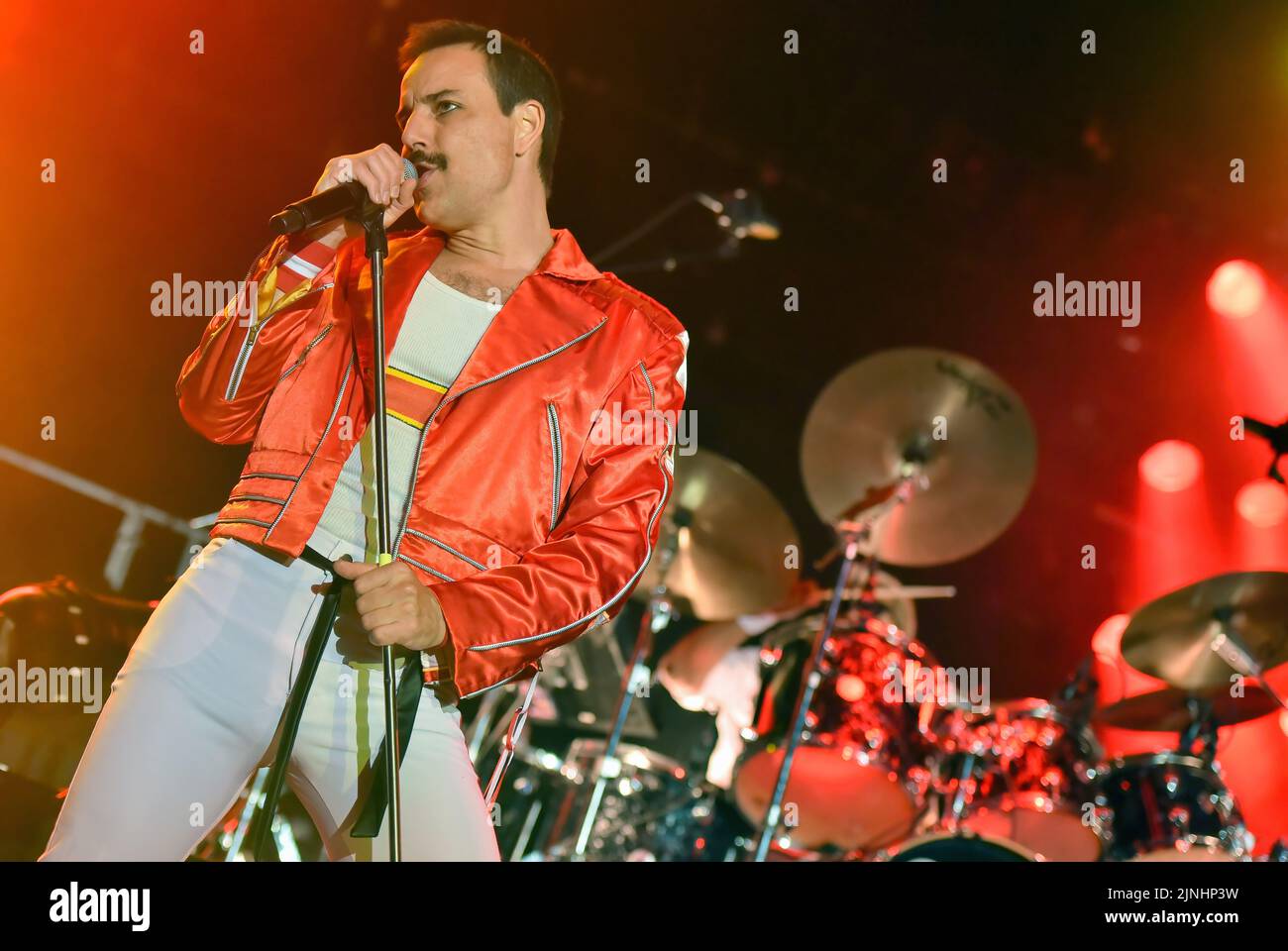 Pablo Padin vocalist and pianist of the music group "God save the Queen ...