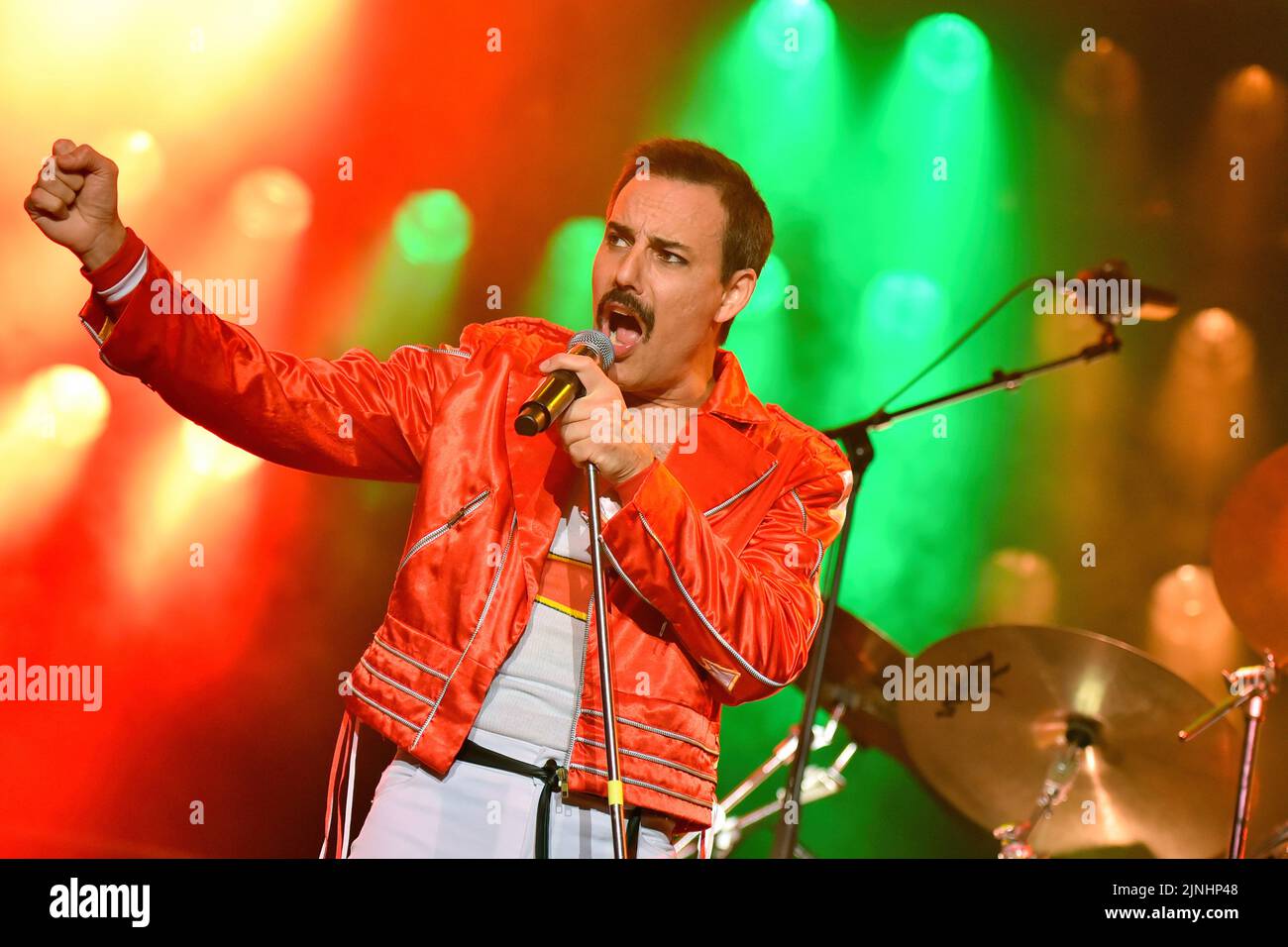 Freddie mercury images hi-res stock photography and images - Alamy