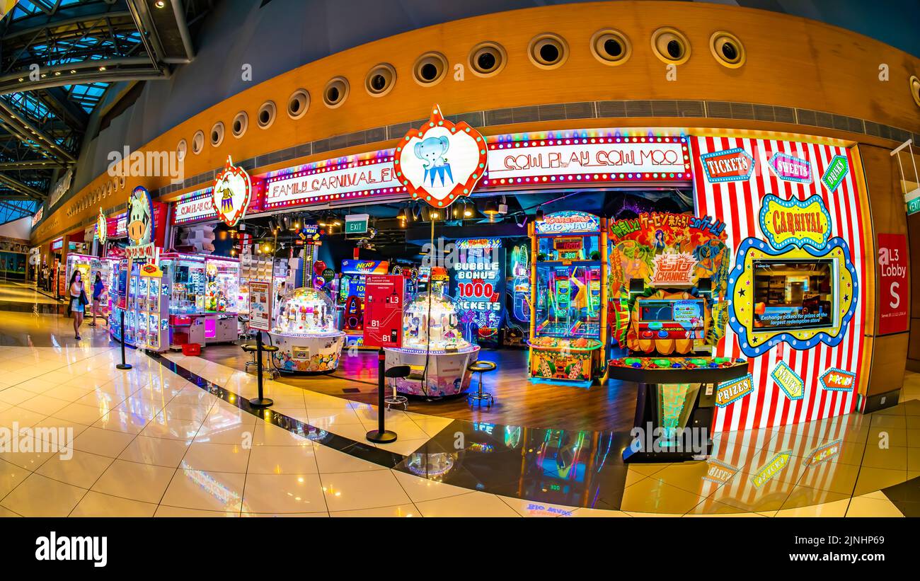 Cow play cow Moo in Suntec City Hall A, the Flagship of the Largest ...