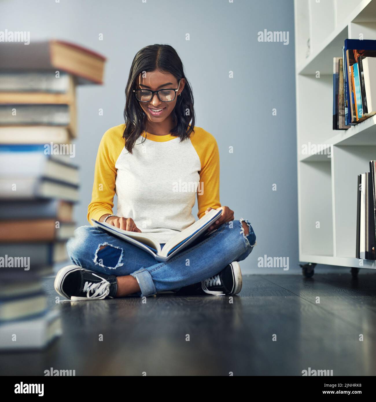 Student studying home 20s hi-res stock photography and images - Alamy