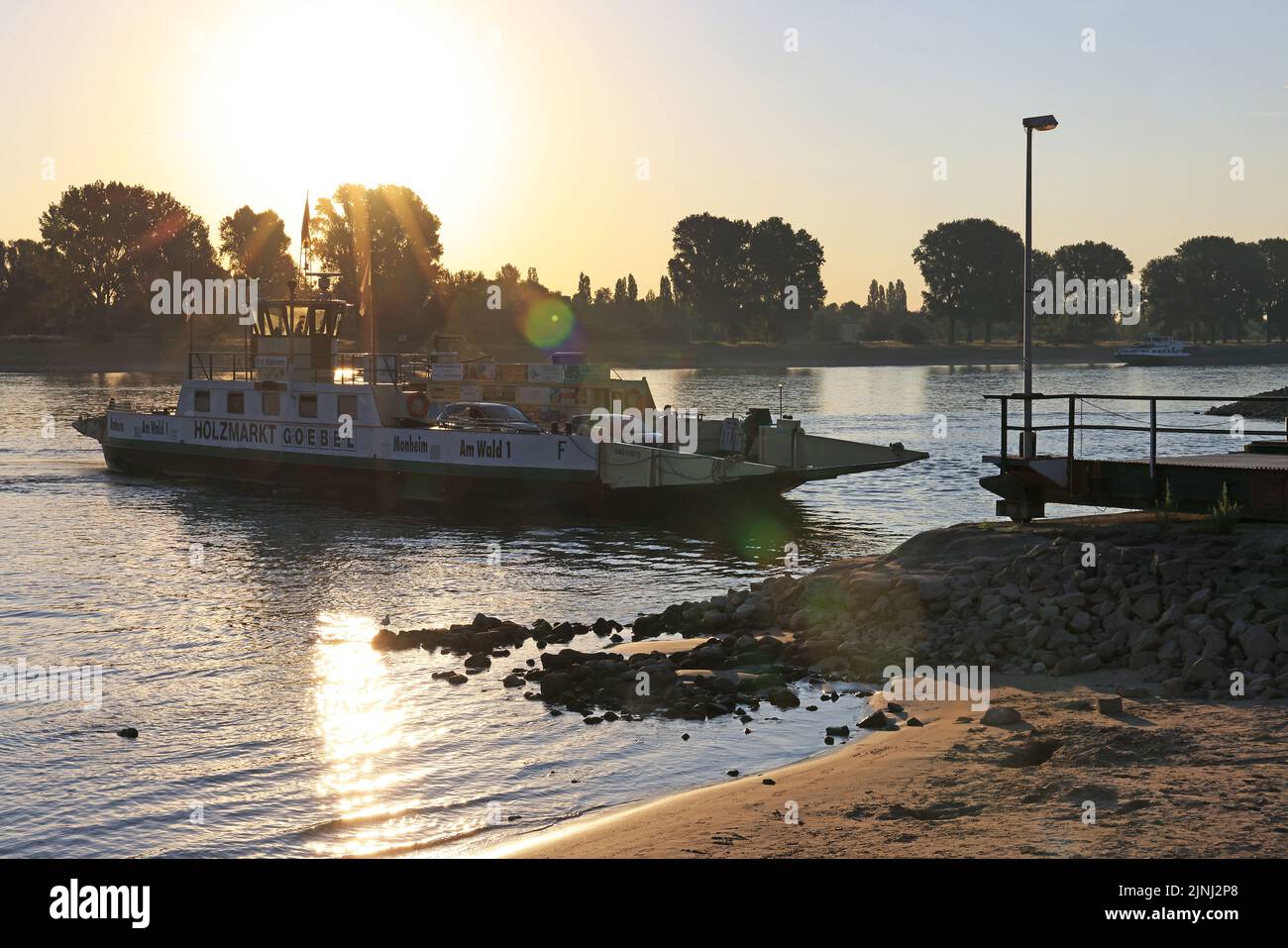 Cologne, Germany. 12th Aug, 2022. The Rhine ferry between Cologne ...