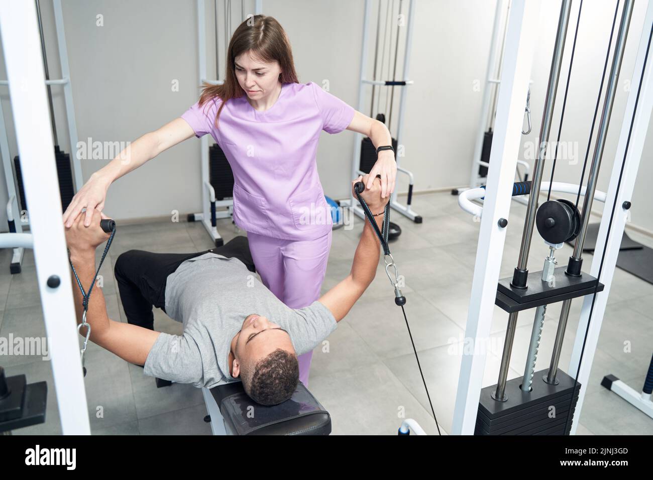 Orthopaedic doctor doing physical hi-res stock photography and images ...