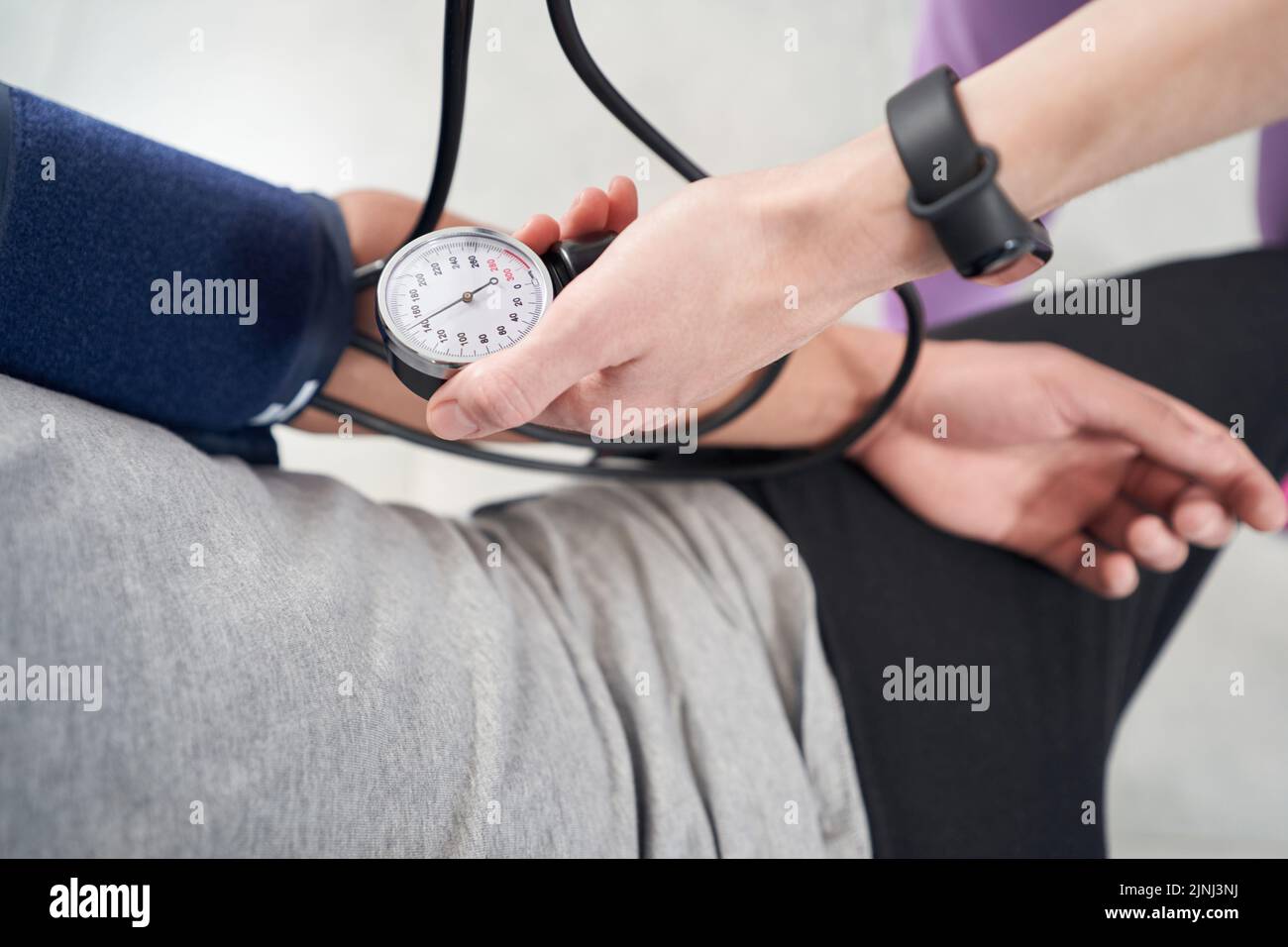 Aneroid manometer blood pressure hi-res stock photography and images ...