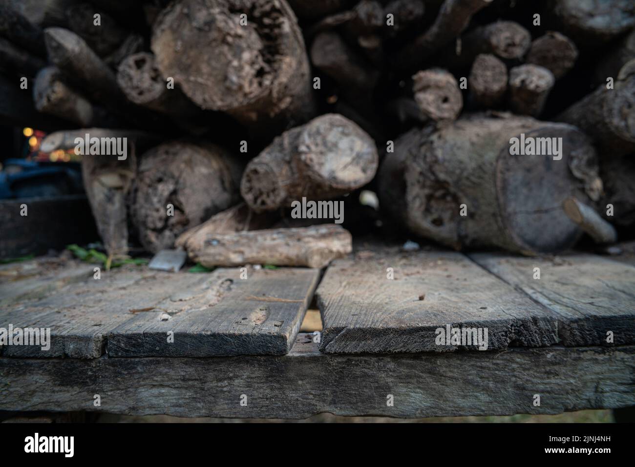 Old wood empty shelf mock up wood bundle for put goods Stock Photo - Alamy