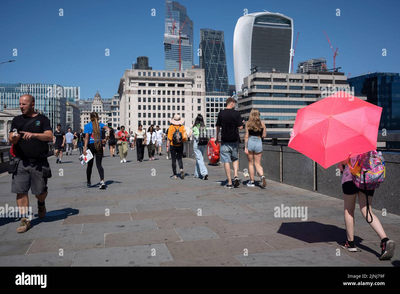Temperatures umbrella hi-res stock photography and images - Alamy