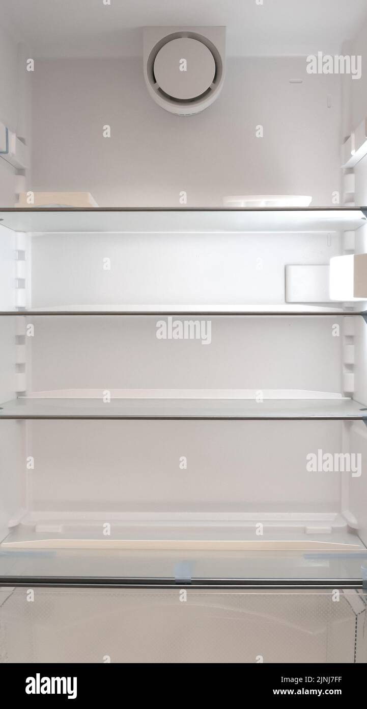 Empty open refrigerator bright hi-res stock photography and images - Alamy