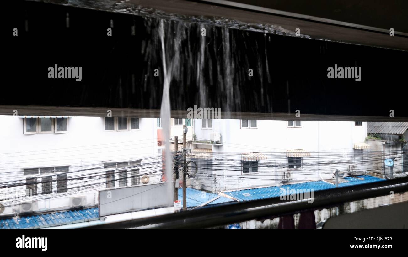 Pouring rain structure hi-res stock photography and images - Alamy